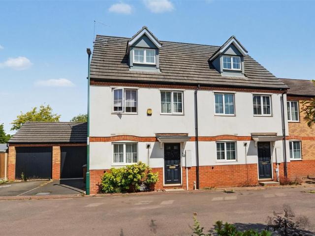 3 bedroom end of terrace house for sale