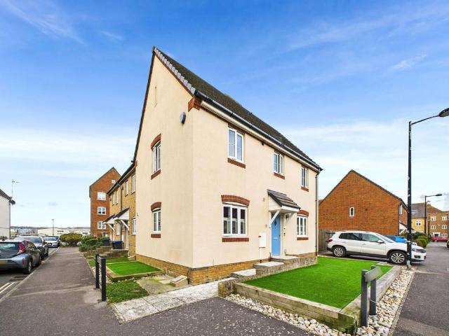 3 bedroom end of terrace house for sale