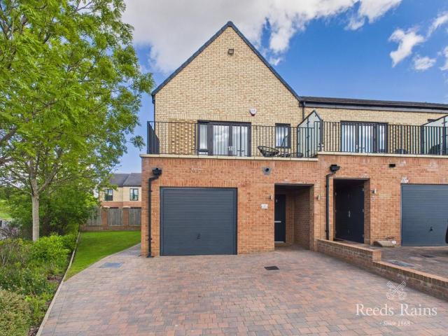 3 bedroom end of terrace house for sale