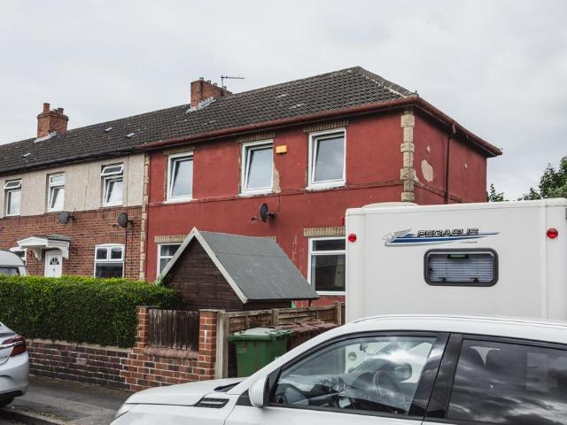3 bedroom end of terrace house for sale