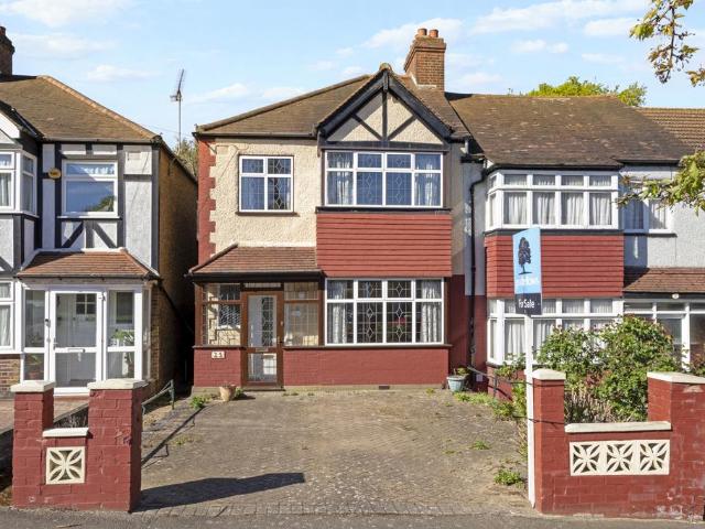 3 bedroom end of terrace house for sale