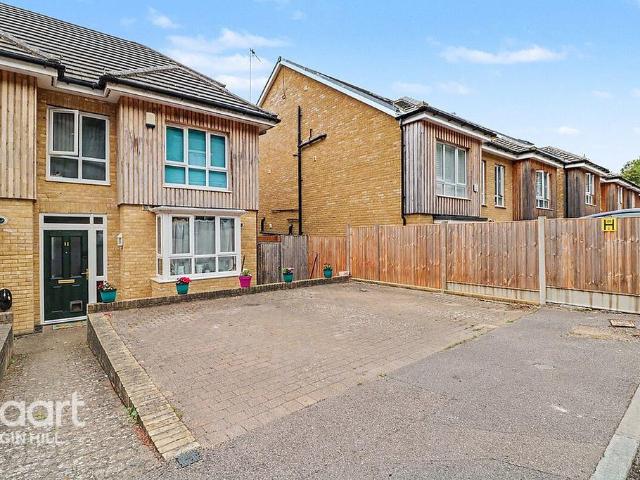 3 bedroom end of terrace house for sale