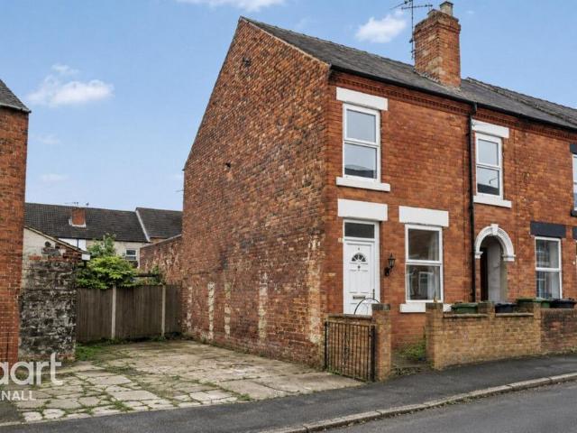 3 bedroom end of terrace house for sale