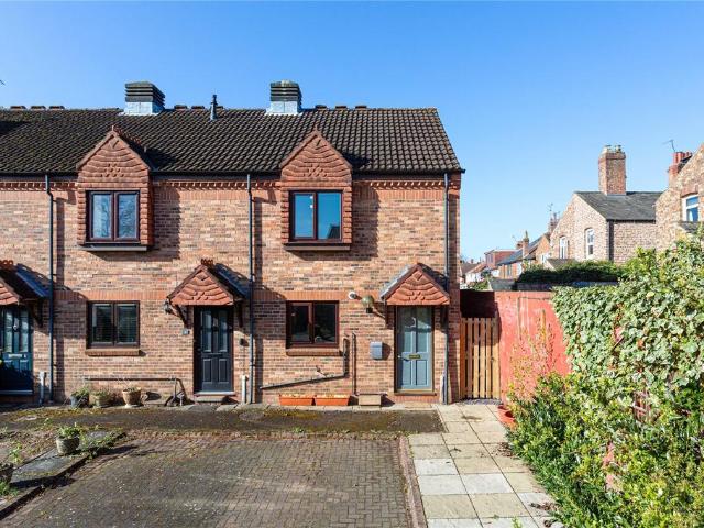 3 bedroom end of terrace house for sale