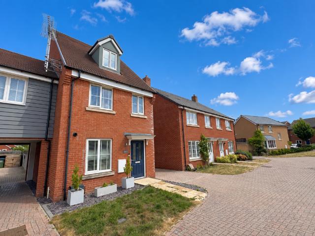 3 bedroom end of terrace house for sale