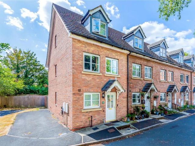 3 bedroom end of terrace house for sale