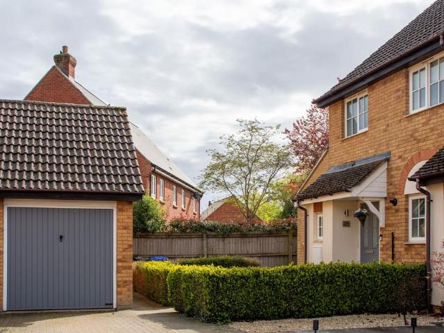 3 bedroom end of terrace house for sale
