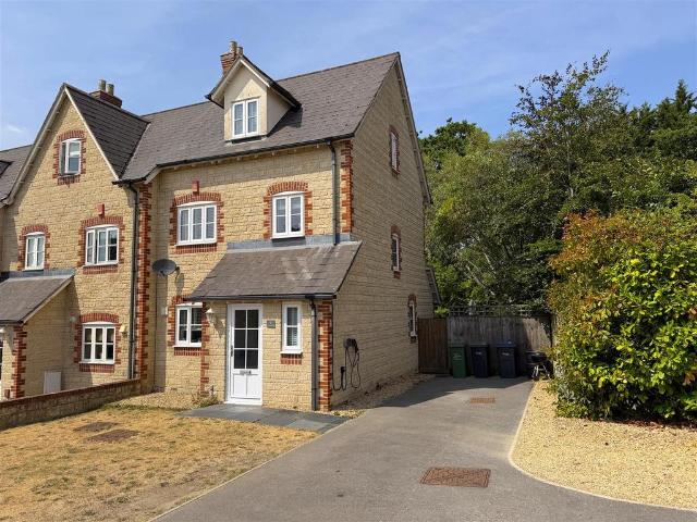 3 bedroom end of terrace house for sale