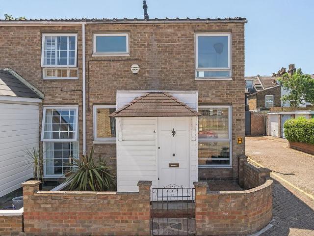 3 bedroom end of terrace house for sale