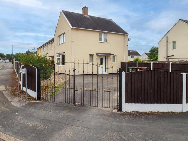 3 bedroom end of terrace house for sale
