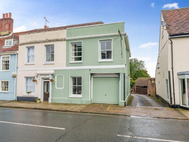 3 bedroom end of terrace house for sale