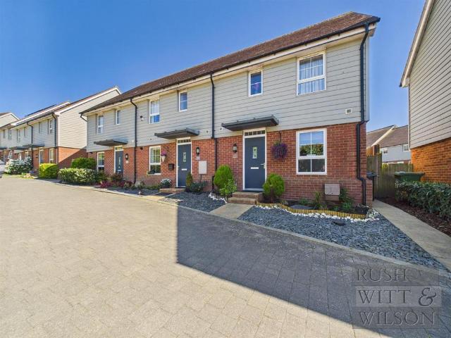 3 bedroom end of terrace house for sale