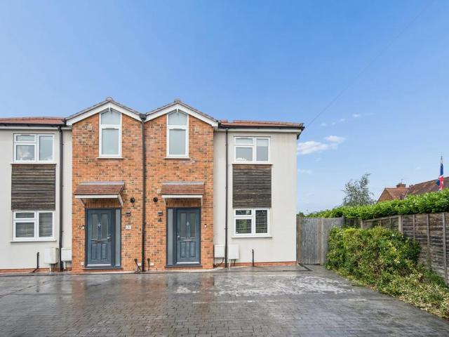 3 bedroom end of terrace house for sale