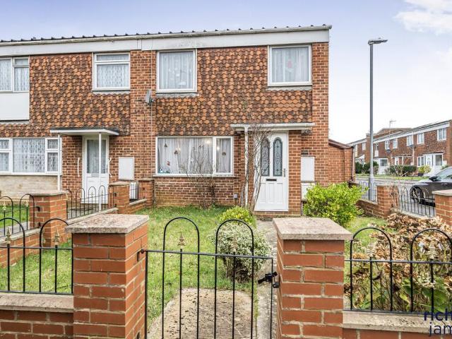 3 bedroom end of terrace house for sale