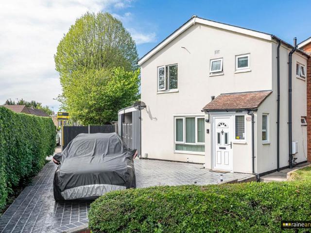 3 bedroom end of terrace house for sale