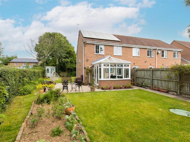 3 bedroom end of terrace house for sale