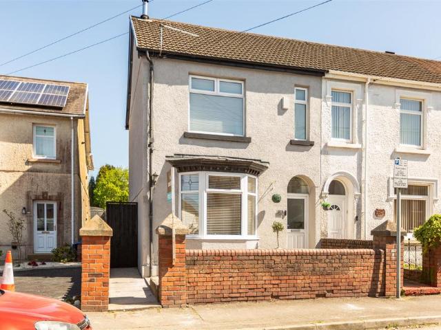 3 bedroom end of terrace house for sale