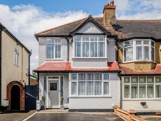 3 bedroom end of terrace house for sale