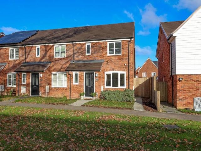 3 bedroom end of terrace house for sale