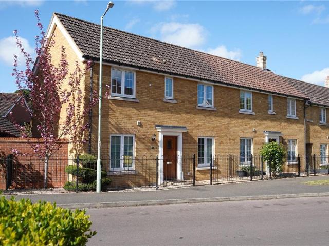 3 bedroom end of terrace house for sale