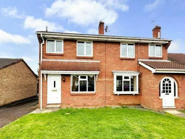 3 bedroom end of terrace house for sale in 18 Beech Drive LS25