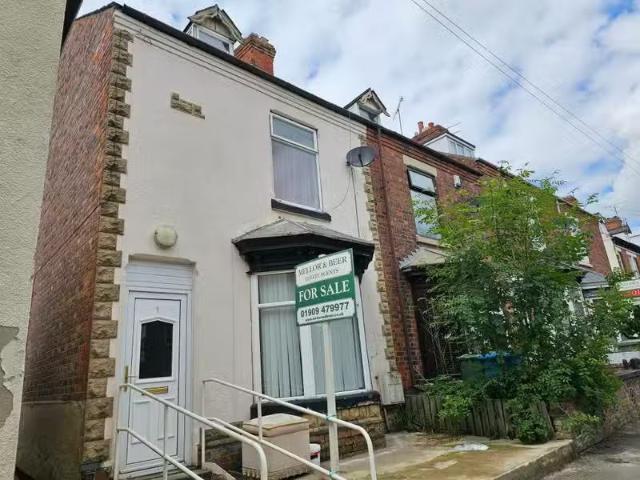 3 bedroom end of terrace house for sale in 1 Sherwood Road, Wo.