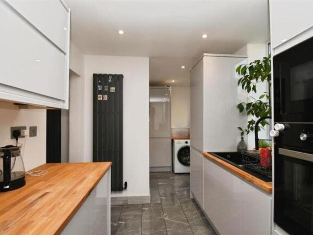 3 bedroom end of terrace house for sale in 21st Avenue, Hull, HU6
