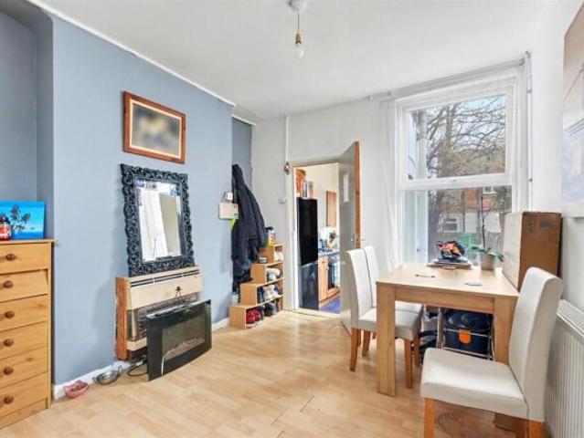 3 bedroom end of terrace house for sale in Colborn Street, Nottingham, NG3
