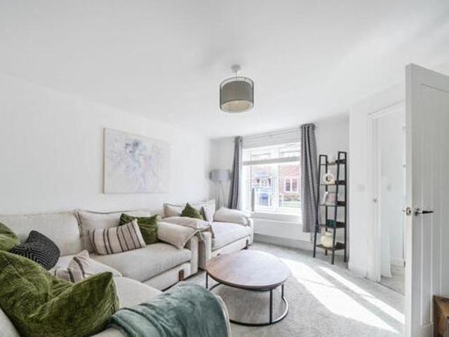 3 Bedroom End Of Terrace House For Sale In Colden Common