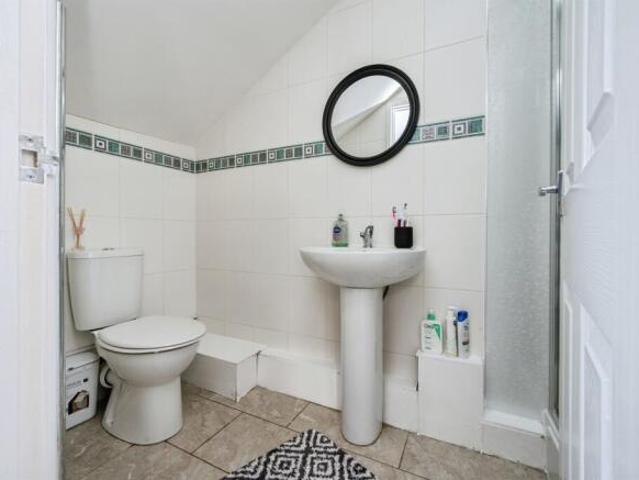 3 bedroom end of terrace house for sale in Commercial Road, Bedford, MK40