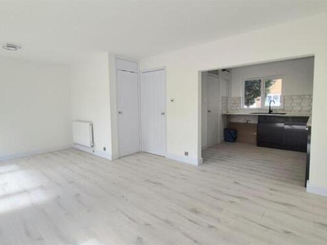 3 bedroom end of terrace house for sale in Copenhagen Close, Luton, LU3