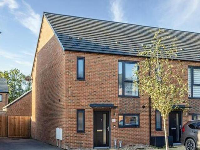 3 Bedroom End Of Terrace House For Sale In Copthorne
