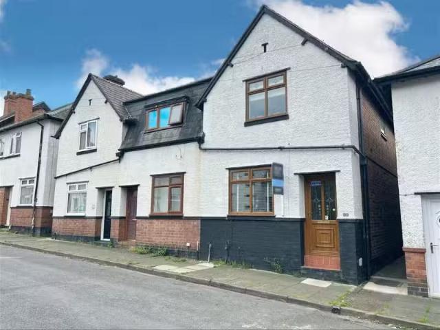 3 bedroom end of terrace house for sale in Coronation Street.