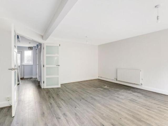 3 bedroom end of terrace house for sale in Catherine Close, Nottingham, NG6