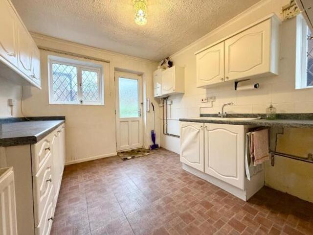 3 bedroom end of terrace house for sale in Catsbrook Road, Runfold, Luton, Bedfordshire, LU3 2ET, LU3
