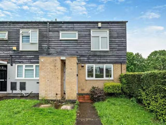 3 bedroom end of terrace house for sale in Cambrian, Tamworth.