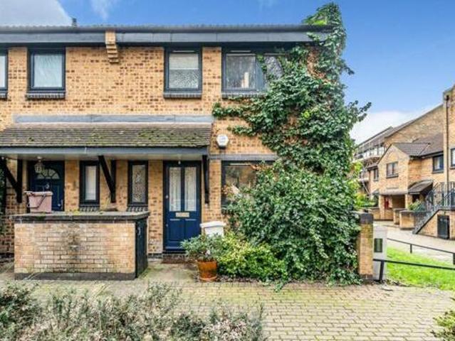 3 Bedroom End Of Terrace House For Sale In Canary Wharf