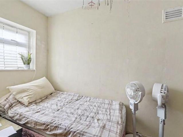 3 bedroom end of terrace house for sale in Capel Road, Enfield, EN1