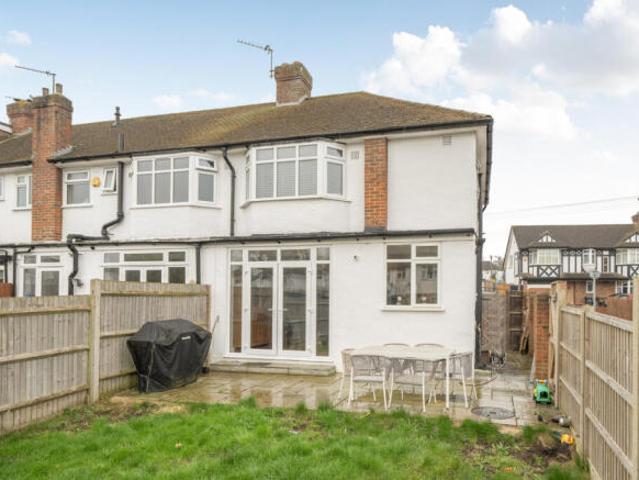 3 bedroom end of terrace house for sale in Cardinal Avenue, Morden, SM4