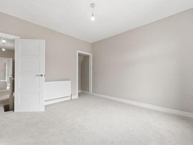3 bedroom end of terrace house for sale in Carlton Road, Sheffield, S6