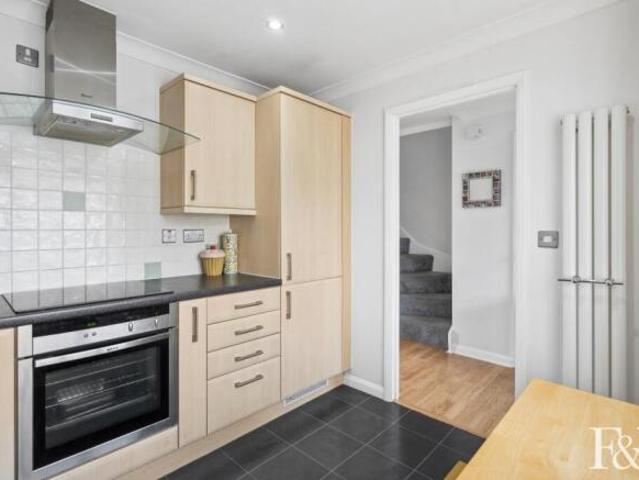 3 bedroom end of terrace house for sale in Carpenters Close, Woodley, RG5