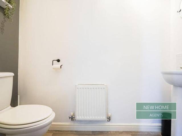 3 bedroom end of terrace house for sale in Castle Lodge Avenue, Rothwell, Leeds, LS26 0ZD, LS26