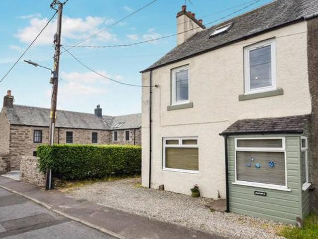 3 bedroom end of terrace house for sale in Castleton Road Auchterarder PH3