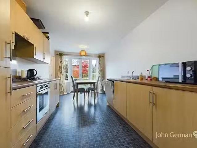 3 Bedroom End Of Terrace House For Sale In Church Street, Utto.