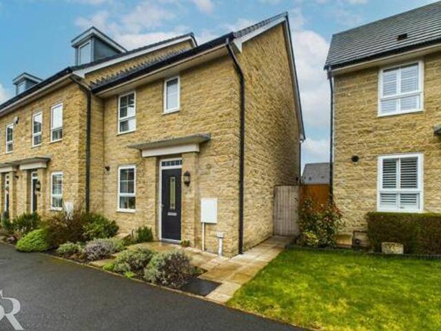 3 Bedroom End Of Terrace House For Sale In Chapel en le frith