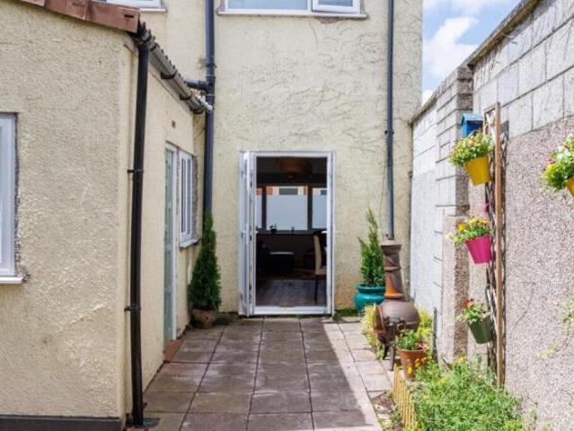 3 bedroom end of terrace house for sale in Chapel Road, Easton, BS5