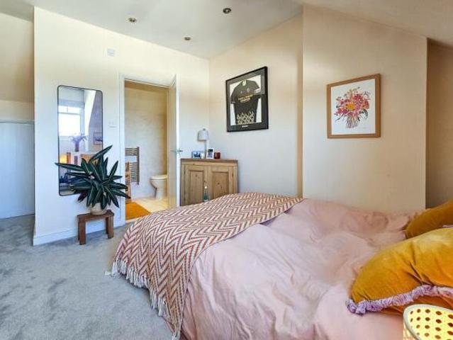 3 bedroom end of terrace house for sale in Chestnut Grove, Harrogate, HG1