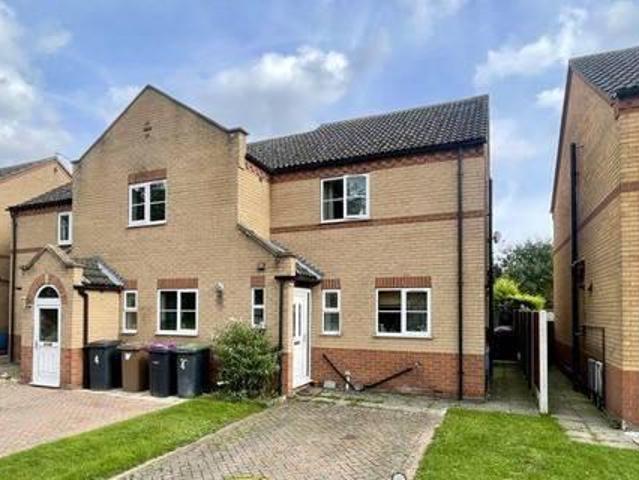 3 bedroom end of terrace house for sale in Cherry Trees Lower Church Road Skellingthorpe Lincoln