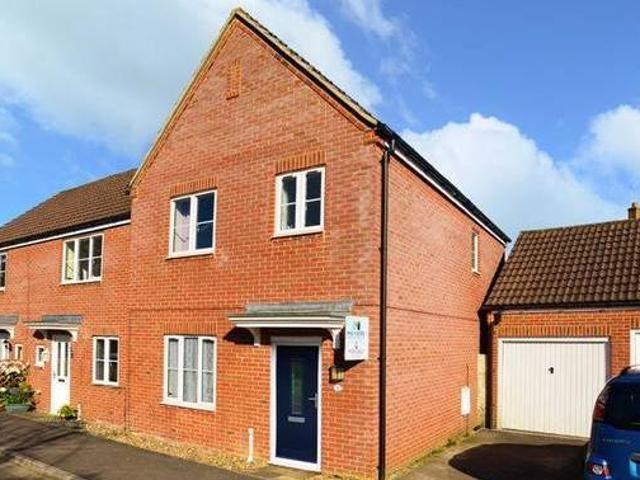 3 bedroom end of terrace house for sale in Chivrick Close Sturminster Newton DT10