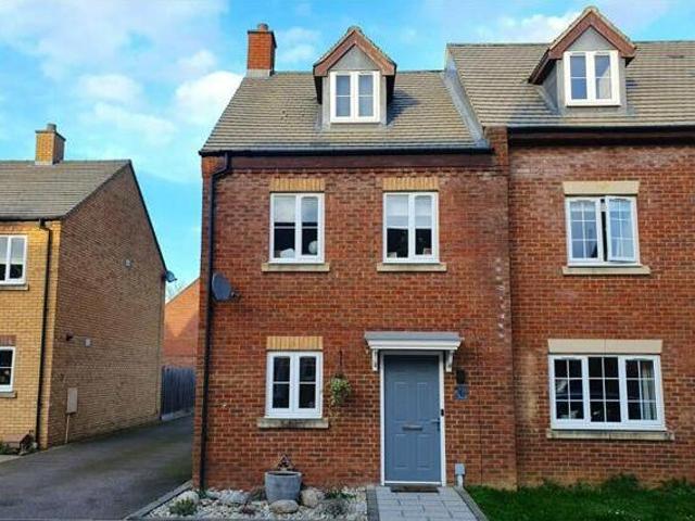 3 Bedroom End Of Terrace House For Sale In Clifton